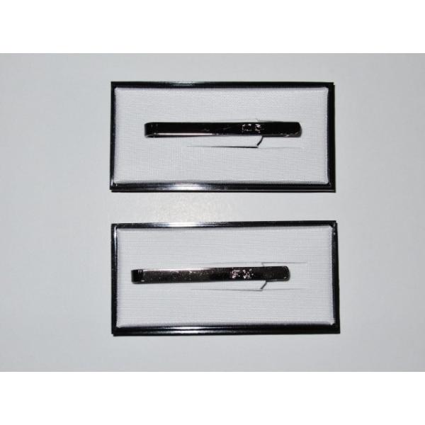 　こちらは、衿止めです。男性用着物の衿元を固定できるS字型ピンです。和装、特に紋付をお召の際には必要になる小物の一つです。長襦袢と着物で使っていただける様、2つセットでの販売です。こちらを使いますと、着崩れ防止になります。　衿合わせのお好み...