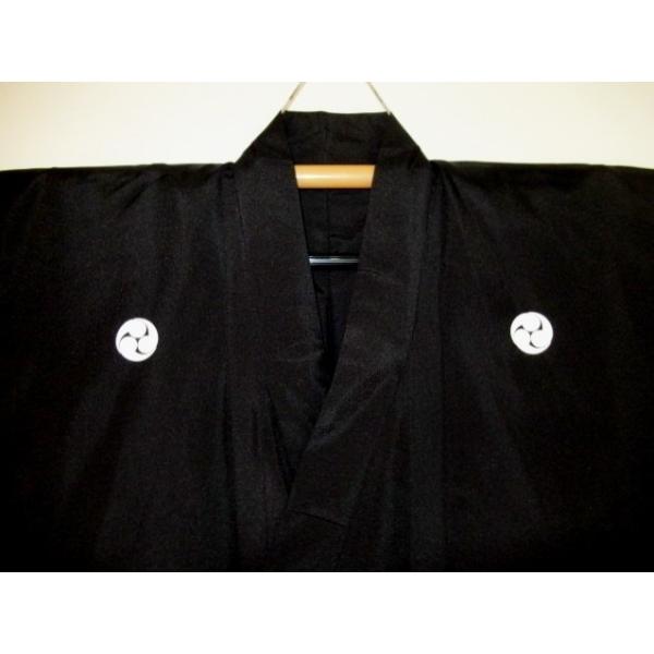 　仕立ては袷、裏地もヤケにくい黒無地、表裏化繊１００％。※今季からサイズが少し変わり、着丈が長くなりました。・Ｓサイズ着物:裄67cm、肩着丈130cm、前幅24cm、衽15cm、後幅28cm。参考身長166-170cmくらいの方。袖付け4...