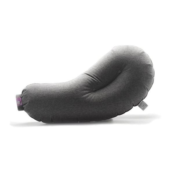 ■口をつけずに一息でふくらむ新構造本製品には、吹き込み口から5cmほど離れた距離で息を吹き込むだけの新構造を採用。効率的に空気を注入することができるため、肺活量の少ないお子様や年配の方でも簡単にふくらますことができます。特殊な空気弁を備えて...