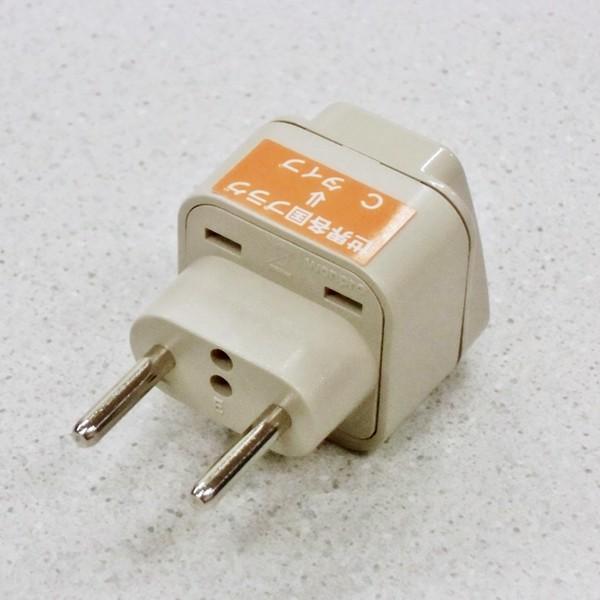 海外で使用されている電源プラグを、丸形のCタイプのプラグ形状に変えるためのアダプターです。差込口がユニバーサルタイプ（※Aプラグ、BFプラグ、B3プラグ、Cプラグ、SEプラグ、Oプラグの各タイプに対応）なので、さまざまなプラグを日本のプラグ...