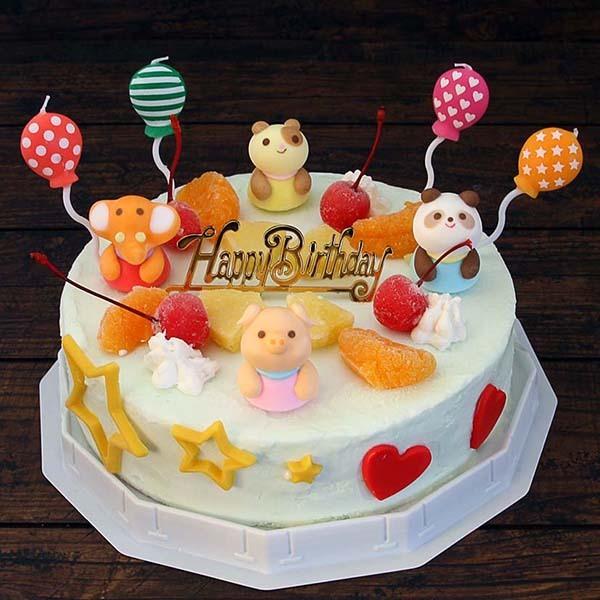 子供用アイスケーキ6号18センチメートル　ラムネ味のアイスクリームケーキです。可愛い動物たちが乗ったお子様に喜ばれる仕様になっています。