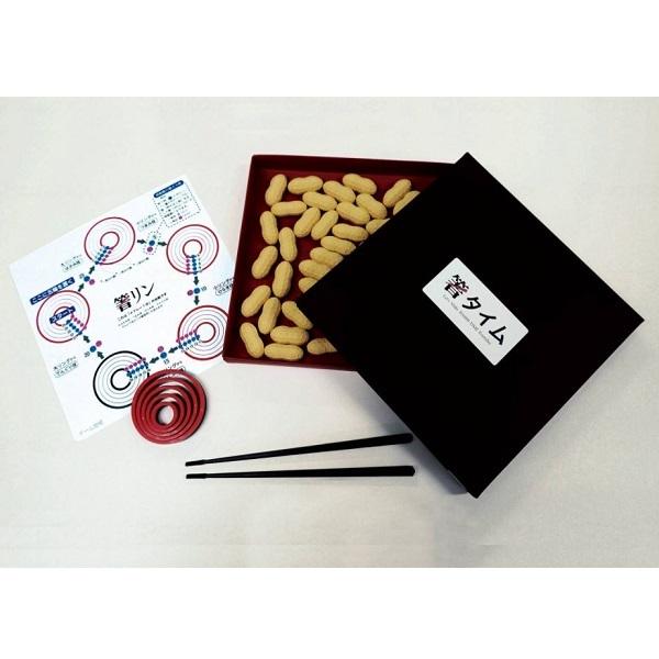 【法人様送り：送料無料(沖縄・北海道、一部地域除く)】※個人様宅宛のご注文はお受けできません●サイズ／幅20.6×奥行20.6×高さ2.1cm●重さ／180.5g●材質／ゲーム箸・レプリカピーナッツ・リング：プラスチック、ゲーム台紙：撥水紙...