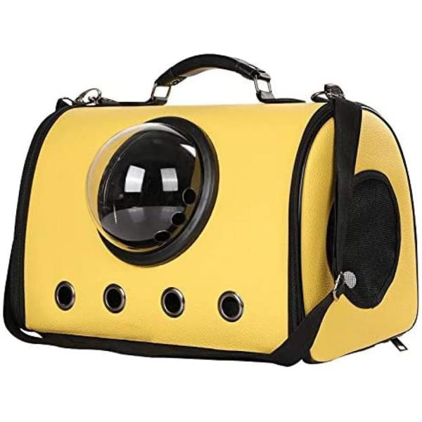 軽くて持ち運びも楽ちん,PU（合成皮革）製のペットキャリーは重さ2.1kg。体力に自信のない飼い主さんや女性にもオススメの軽量ペット用ケースです。抱っこバッグやペットスリング（スリングキャリー）のようにかわいいパピーの顔が覗けるカプセル型の...