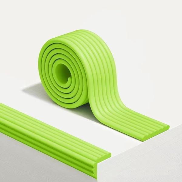 【優れた保護力】：このガレージ壁コーナーガードプロテクターは厳選された厚さ1cmの高密度スポンジを採用しており、特殊加工が施されており、保護力に優れています。外部からの衝撃を効果的に分散・吸収し、ドアフレームや壁の角への衝撃によるダメージを...