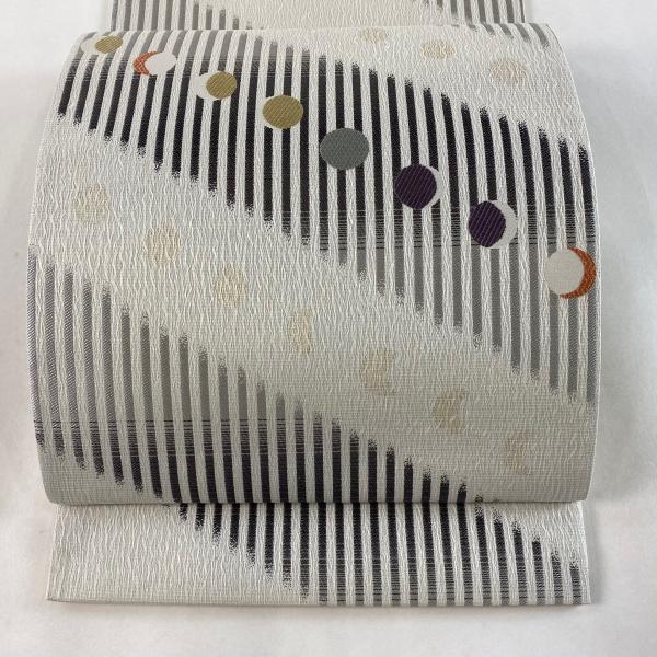 袋名古屋帯 美品 逸品 じゅらく 落款あり 月 縞 箔 灰白 正絹 袋名古屋帯 美品 逸品 じゅらく 落款あり 月 縞 箔 灰白 正絹