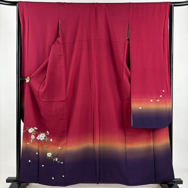 【着物ランク】名品【素材】正絹【身丈】約160cm【裄丈】約64.5cm【袖丈】約107.5cm【袖幅】約34cm【前幅】約24.5cm【後幅】約30cm【サイズ】M【着物仕立て】袷【着用時期】10〜5月【コメント】未婚女性の第一礼装として...