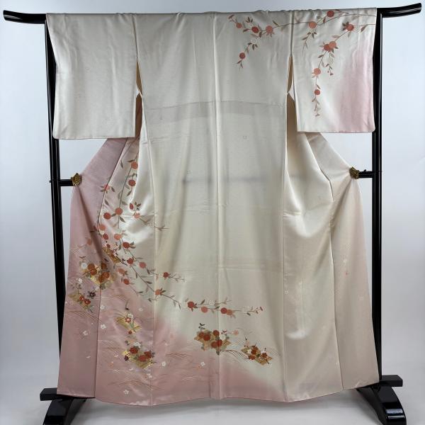 【着物ランク】逸品【素材】正絹【身丈】約162.5cm【裄丈】約66cm【袖丈】約51cm【袖幅】約33.5cm【前幅】約24.5cm【後幅】約29.5cm【サイズ】M【着物仕立て】袷【着用時期】10?5月【コメント】吉澤織物株式会社の着物...