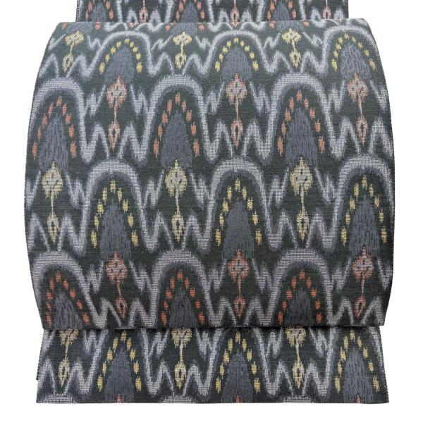 【着物ランク】逸品【素材】正絹【帯丈】約450cm【帯幅】約30.5cm【帯仕立て】仕立て上がり【コメント】普段使いでお使いいただける袋帯でございます。カジュアルな装いに合わせてお使いください。帯芯が入っておりません。リユース品としては目立...