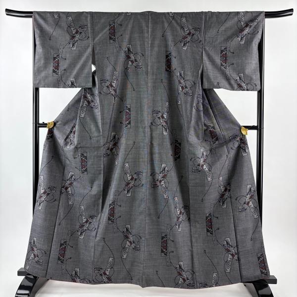 【着物ランク】優品【素材】正絹【身丈】約163cm【裄丈】約66cm【袖丈】約47.5cm【袖幅】約34cm【前幅】約27cm【後幅】約32cm【サイズ】M【着物仕立て】袷【着用時期】10〜5月【コメント】普段着やおしゃれ着として人気の紬で...