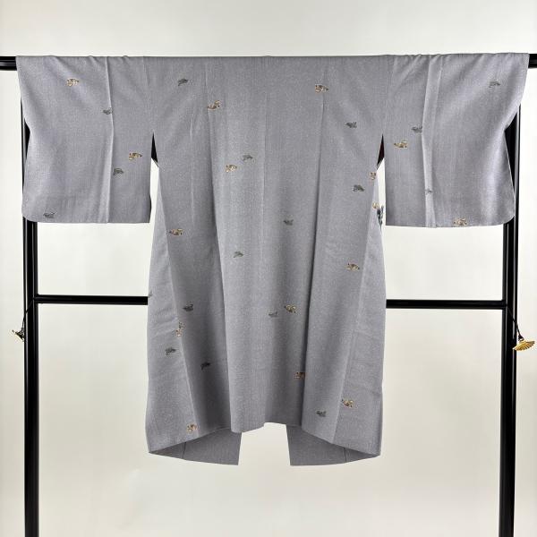 【着物ランク】逸品【素材】正絹【身丈】約103.5cm【裄丈】約68cm【袖丈】約46.5cm【袖幅】約35cm【サイズ】L【コメント】和装コートのひとつで、普段着などにも気軽に羽織ることができる道中着でございます。外出時に着物の上に塵除け...