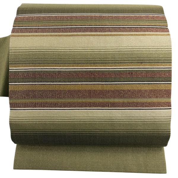 【着物ランク】秀品【素材】正絹【帯丈】約377cm【帯幅】約31cm【帯仕立て】仕立て上がり【コメント】セミフォーマルでお使いいただける名古屋帯でございます。見る人に重たい印象を感じさせない女性ならではの、気品豊かな一品です。締め跡がござい...