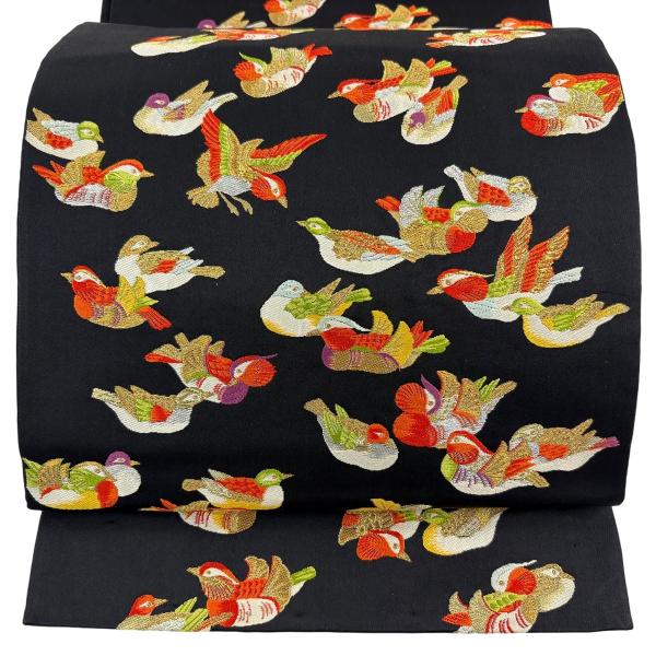 【着物ランク】名品【素材】正絹【帯丈】約428cm【帯幅】約31cm【帯仕立て】仕立て上がり【コメント】セミフォーマルでお使いいただける袋帯でございます。見る人に重たい印象を感じさせない女性ならではの、気品豊かな一品です。締め跡がございます...