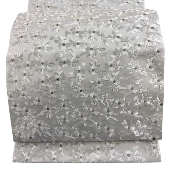 【着物ランク】逸品【素材】正絹【帯丈】約440cm【帯幅】約31.5cm【帯仕立て】仕立て上がり【コメント】おめでたい席に相応しい意匠の袋帯でございます。格式高いお席にもお使いいただけますので、お見逃しのないようお願いいたします。柄止まりに...