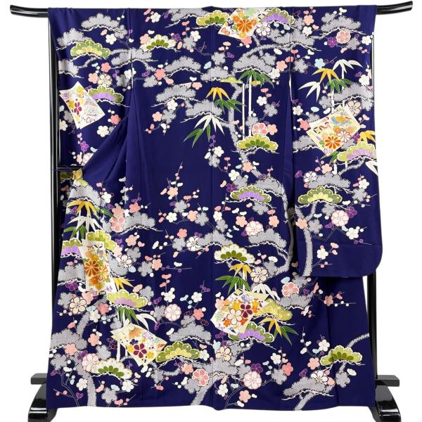 【着物ランク】逸品【素材】正絹【身丈】約167cm【裄丈】約69cm【袖丈】約112cm【袖幅】約34.5cm【前幅】約24.5cm【後幅】約30.5cm【サイズ】L【着物仕立て】袷【着用時期】10〜5月【コメント】未婚女性の第一礼装として...