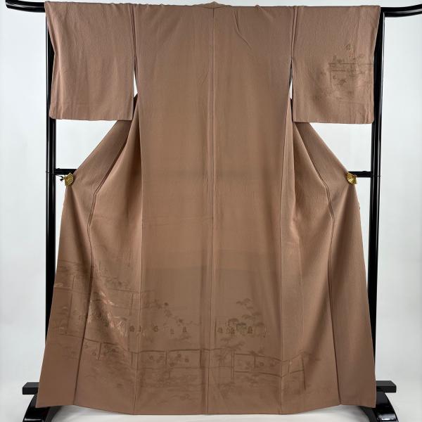 【着物ランク】秀品【素材】正絹【身丈】約165.5cm【裄丈】約66cm【袖丈】約48cm【袖幅】約33.5cm【前幅】約25cm【後幅】約30cm【サイズ】M【着物仕立て】袷【着用時期】10〜5月【コメント】合わせる帯の色柄により、お召し...