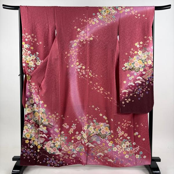 【着物ランク】名品【素材】正絹【身丈】約163cm【裄丈】約66cm【袖丈】約108cm【袖幅】約34cm【前幅】約24.5cm【後幅】約30cm【サイズ】M【着物仕立て】袷【着用時期】10〜5月【コメント】未婚女性の第一礼装としてお使いい...