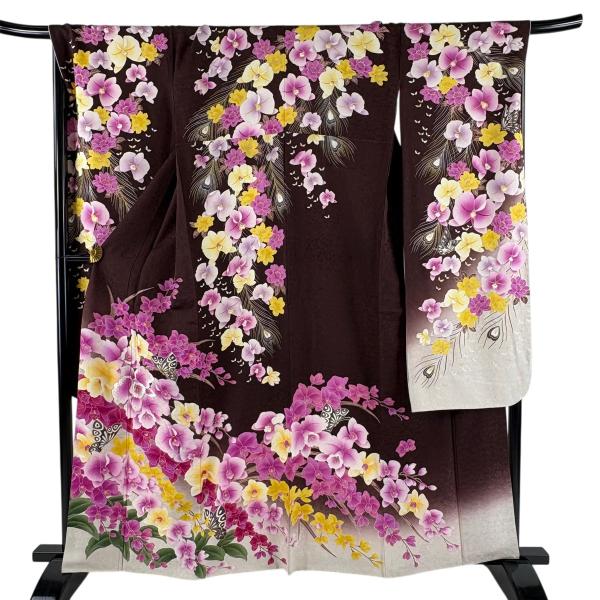 【着物ランク】名品【素材】正絹【身丈】約161.5cm【裄丈】約69cm【袖丈】約111.5cm【袖幅】約36.5cm【前幅】約23.5cm【後幅】約29.5cm【サイズ】L【着物仕立て】袷【着用時期】10〜5月【コメント】未婚女性の第一礼...