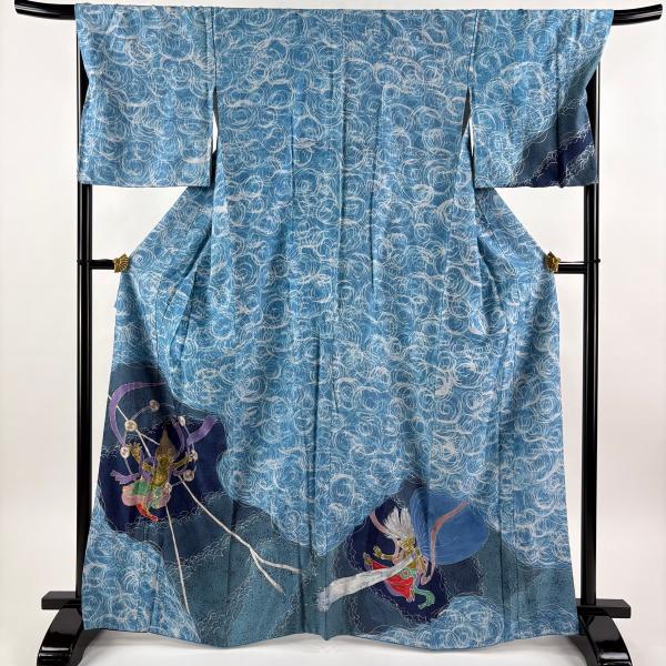 【着物ランク】逸品【素材】正絹【身丈】約164.5cm【裄丈】約70cm【袖丈】約47.5cm【袖幅】約35cm【前幅】約23cm【後幅】約28.5cm【サイズ】L【着物仕立て】袷【着用時期】10〜5月【コメント】合わせる帯の色柄により、お...