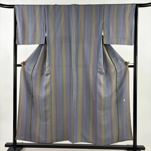 【着物ランク】秀品【素材】正絹【身丈】約154cm【裄丈】約64cm【袖丈】約44.5cm【袖幅】約32.5cm【前幅】約24.5cm【後幅】約28.5cm【サイズ】M【着物仕立て】袷【着用時期】10〜5月【コメント】お洒落着として楽しめる...