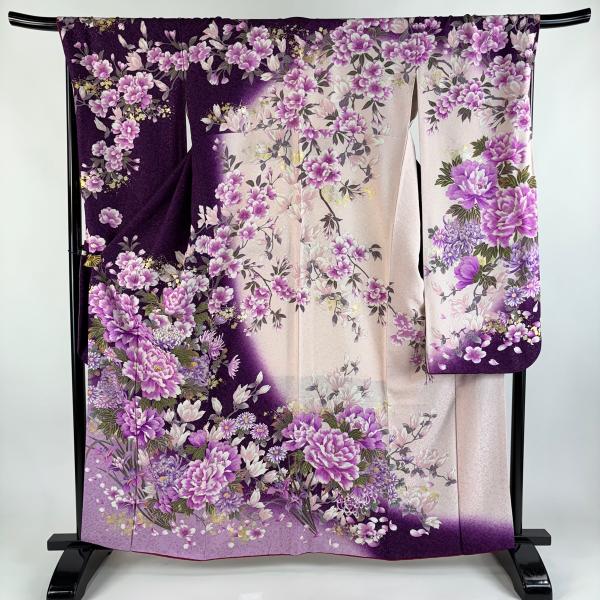 【着物ランク】逸品【素材】正絹【身丈】約162.5cm【裄丈】約70cm【袖丈】約104cm【袖幅】約35.5cm【前幅】約23cm【後幅】約28.5cm【サイズ】L【着物仕立て】袷【着用時期】10〜5月【コメント】未婚女性の第一礼装として...