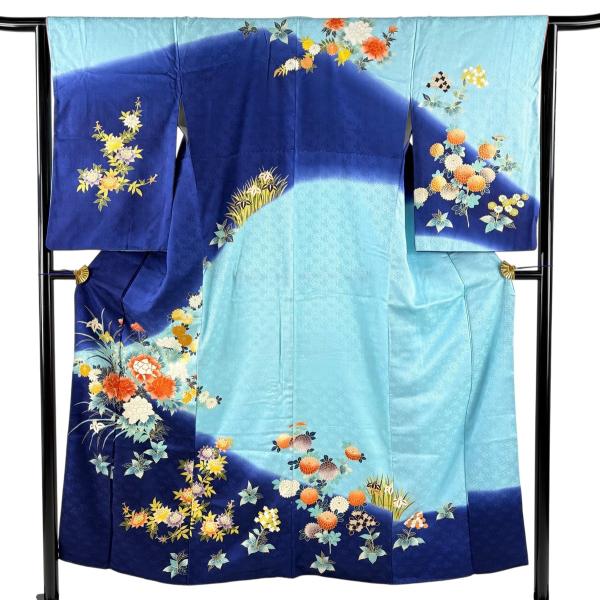 【着物ランク】秀品【素材】正絹【身丈】約152cm【裄丈】約64.5cm【袖丈】約51.5cm【袖幅】約33.5cm【前幅】約22cm【後幅】約28cm【サイズ】M【着物仕立て】袷【着用時期】10〜5月【コメント】帯次第で幅広くお使いいただ...