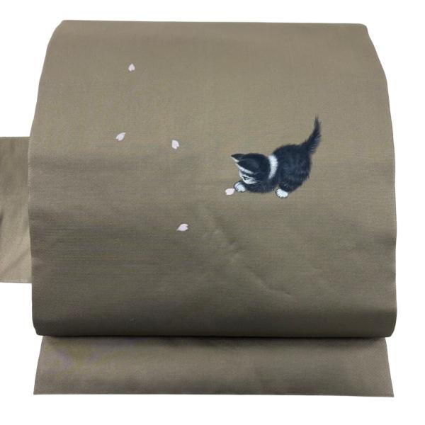 【着物ランク】逸品【素材】正絹【帯丈】約380cm【帯幅】約30cm【帯仕立て】仕立て上がり【コメント】セミフォーマルでお使いいただける名古屋帯でございます。見る人に重たい印象を感じさせない女性ならではの、気品豊かな一品です。お太鼓柄含め締...