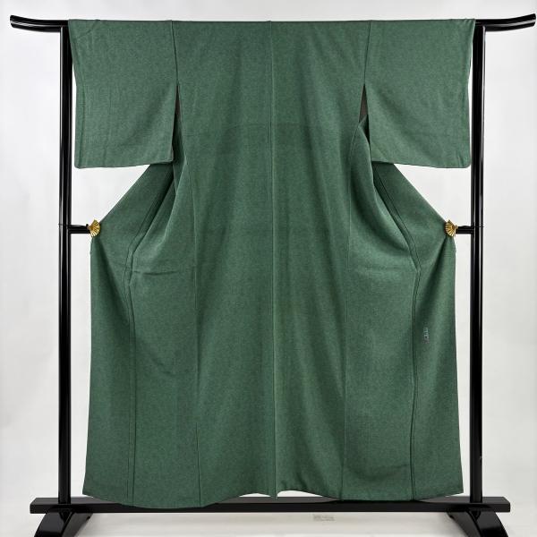 【着物ランク】名品【素材】正絹【身丈】約157cm【裄丈】約65cm【袖丈】約48.5cm【袖幅】約32.5cm【前幅】約23.5cm【後幅】約28.5cm【サイズ】M【着物仕立て】袷【着用時期】10〜5月【コメント】伊勢型紙錐彫の人間国宝...