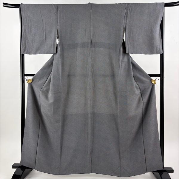 【着物ランク】秀品【素材】正絹【身丈】約162cm【裄丈】約66cm【袖丈】約49cm【袖幅】約34.5cm【前幅】約24cm【後幅】約30cm【サイズ】M【着物仕立て】袷【着用時期】10〜5月【コメント】数百種類とある型紙から表現される職...