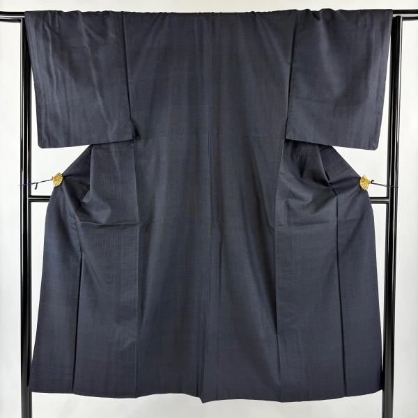 【着物ランク】秀品【素材】正絹【身丈】約144.5cm【裄丈】約67cm【袖丈】約51cm【袖幅】約34cm【前幅】約24cm【後幅】約29.5cm【サイズ】M【着物仕立て】袷【着用時期】10〜5月【コメント】男性着物でございます。普段着や...