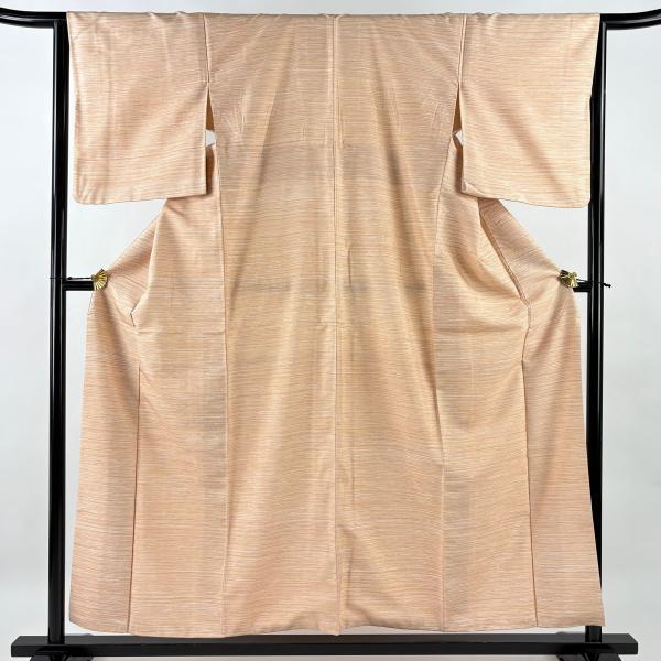 【着物ランク】秀品【素材】正絹【身丈】約156.5cm【裄丈】約65cm【袖丈】約48cm【袖幅】約33cm【前幅】約23cm【後幅】約29cm【サイズ】M【着物仕立て】袷【着用時期】10〜5月【コメント】お洒落着として楽しめる小紋でござい...