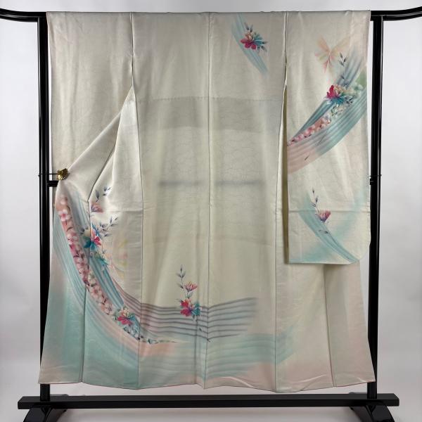 【着物ランク】秀品【素材】正絹【身丈】約153cm【裄丈】約62.5cm【袖丈】約99cm【袖幅】約33cm【前幅】約24.5cm【後幅】約30.5cm【サイズ】S【着物仕立て】袷【着用時期】10〜5月【コメント】未婚女性の第一礼装としてお...