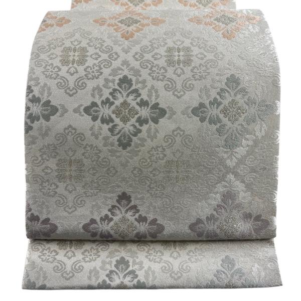 【着物ランク】名品【素材】正絹【帯丈】約452cm【帯幅】約31cm【帯仕立て】仕立て上がり【コメント】セミフォーマルでお使いいただける袋帯でございます。見る人に重たい印象を感じさせない女性ならではの、気品豊かな一品です。締め跡がございます...