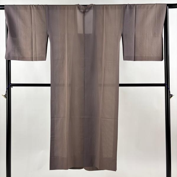 【着物ランク】逸品【素材】正絹【身丈】約135cm【裄丈】約68cm【袖丈】約48cm【袖幅】約34.5cm【サイズ】L【コメント】礼装や正装からお洒落着まで、重宝する道行でございます。外出時に着物の上に塵除けや防寒用として羽織ります。生地...