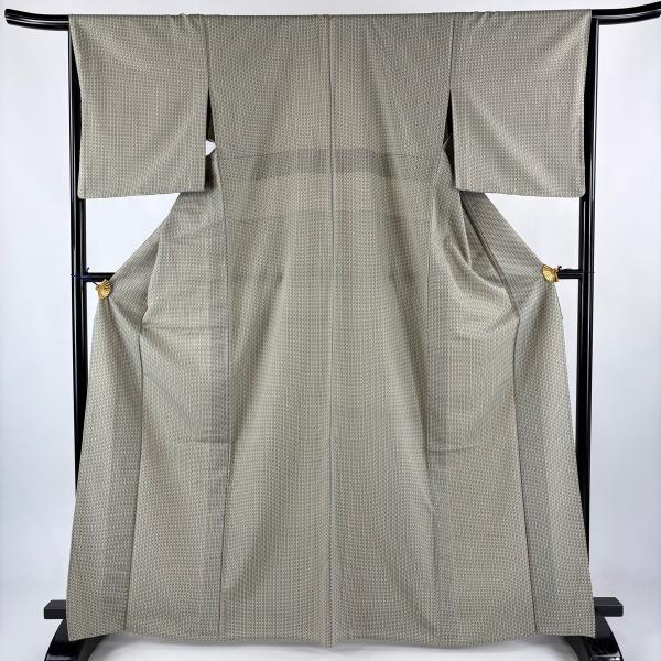 【着物ランク】名品【素材】正絹【身丈】約166.5cm【裄丈】約65.5cm【袖丈】約48.5cm【袖幅】約34cm【前幅】約25.5cm【後幅】約32cm【サイズ】M【着物仕立て】単衣【着用時期】6/9月【コメント】お洒落着として楽しめる...