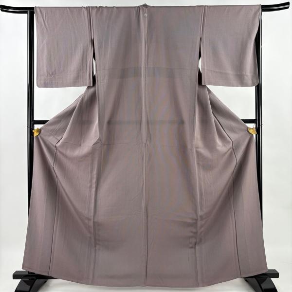 【着物ランク】名品【素材】正絹【身丈】約164cm【裄丈】約65cm【袖丈】約47.5cm【袖幅】約33.5cm【前幅】約26cm【後幅】約30.5cm【サイズ】M【着物仕立て】単衣【着用時期】6/9月【コメント】数百種類とある型紙から表現...