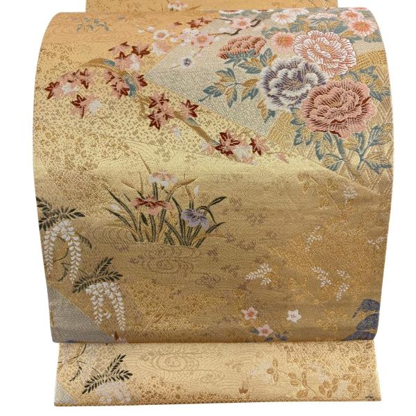 【着物ランク】秀品【素材】正絹【帯丈】約436cm【帯幅】約31cm【帯仕立て】仕立て上がり【コメント】おめでたい席に相応しい意匠の袋帯でございます。格式高いお席にもお使いいただけますので、お見逃しのないようお願いいたします。締め跡がござい...