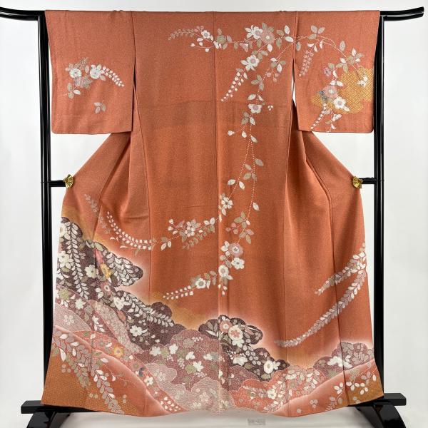 【着物ランク】秀品【素材】正絹【身丈】約159cm【裄丈】約64cm【袖丈】約47.5cm【袖幅】約33cm【前幅】約24.5cm【後幅】約29.5cm【サイズ】M【着物仕立て】袷【着用時期】10〜5月【コメント】気品たっぷりにお召し頂ける...