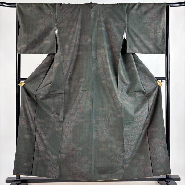 【着物ランク】秀品【素材】正絹【身丈】約159cm【裄丈】約65.5cm【袖丈】約47cm【袖幅】約34cm【前幅】約24.5cm【後幅】約28.5cm【サイズ】M【着物仕立て】袷【着用時期】10〜5月【コメント】普段着やおしゃれ着として人...