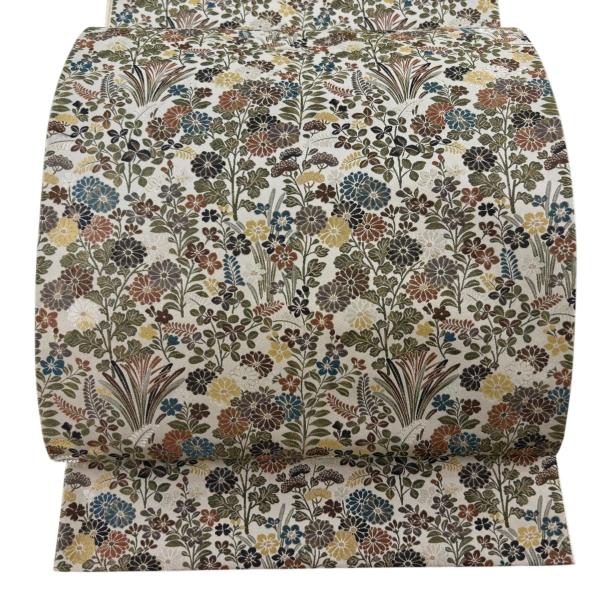 【着物ランク】逸品【素材】正絹【帯丈】約438cm【帯幅】約31cm【帯仕立て】仕立て上がり【コメント】創業200年を超える西陣織物の老舗、「菱屋善兵衛」の作品でございます。セミフォーマルでお使いいただける袋帯でございます。見る人に重たい印...