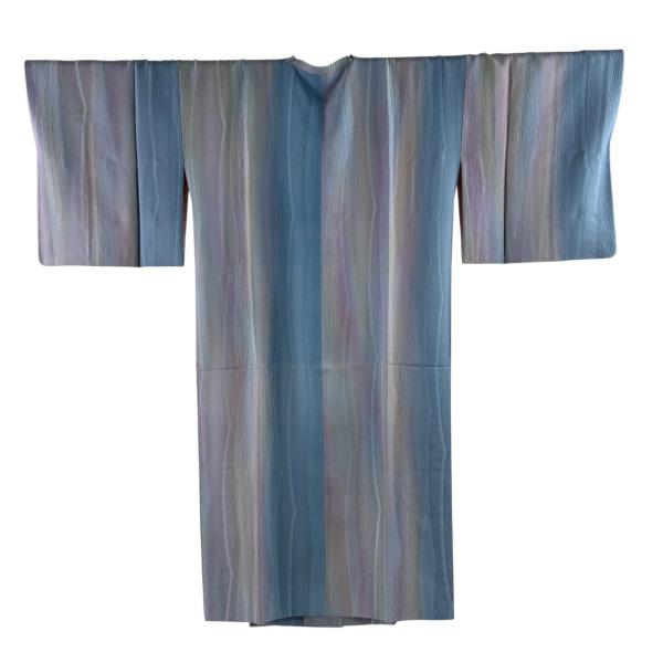 【着物ランク】名品【素材】正絹【身丈】約123cm【裄丈】約67cm【袖丈】約44.5cm【袖幅】約34.5cm【サイズ】M【コメント】礼装や正装からお洒落着まで、重宝する道行でございます。外出時に着物の上に塵除けや防寒用として羽織ります。...