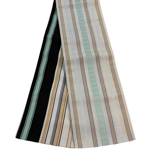 【着物ランク】名品【素材】正絹【帯丈】約366cm【帯幅】約15.5cm【帯仕立て】未仕立て【コメント】博多織の半幅帯でございます。締めた時にきゅっと絹鳴りのする博多帯。初心者から上級者まで、定番の人気があります。※手先垂先が一部開いており...