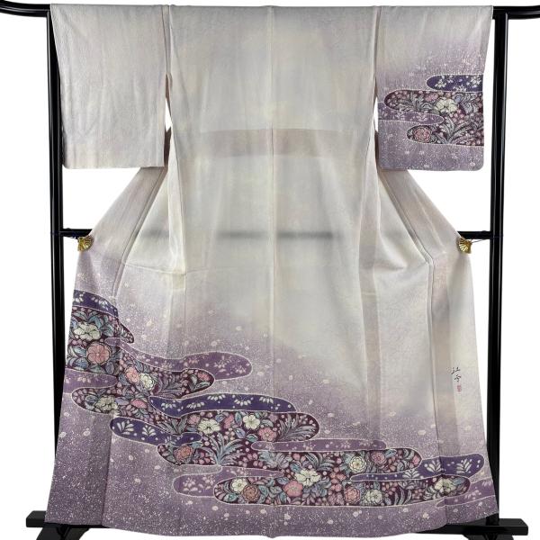 【着物ランク】秀品【素材】正絹【身丈】約161cm【裄丈】約63.5cm【袖丈】約48.5cm【袖幅】約32cm【前幅】約23.5cm【後幅】約30cm【サイズ】S【着物仕立て】単衣【着用時期】6/9月【コメント】帯次第で幅広くお使いいただ...