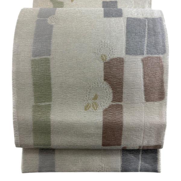 【着物ランク】名品【素材】正絹【帯丈】約440cm【帯幅】約31cm【帯仕立て】仕立て上がり【コメント】普段使いでお使いいただける袋帯でございます。カジュアルな装いに合わせてお使いください。締め跡がございます。裏地にシミがございます。リユー...