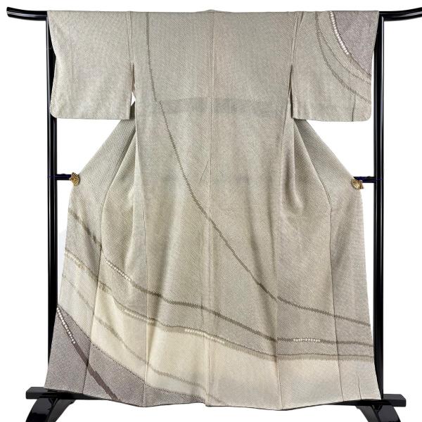 【着物ランク】秀品【素材】正絹【身丈】約158.5cm【裄丈】約65cm【袖丈】約44.5cm【袖幅】約33.5cm【前幅】約25cm【後幅】約30.5cm【サイズ】M【着物仕立て】袷【着用時期】10〜5月【コメント】帯次第で幅広くお使いい...