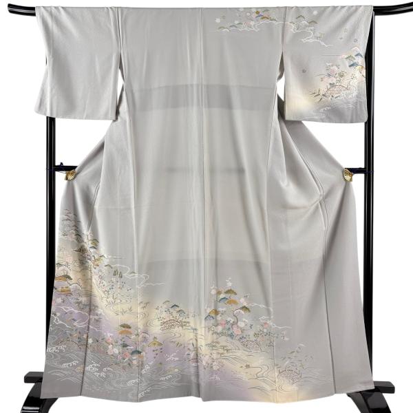 【着物ランク】秀品【素材】正絹、しょう【身丈】約164cm【裄丈】約67.5cm【袖丈】約48cm【袖幅】約34cm【前幅】約24.5cm【後幅】約30cm【サイズ】L【着物仕立て】袷【着用時期】10〜5月【コメント】帯次第で幅広くお使いい...