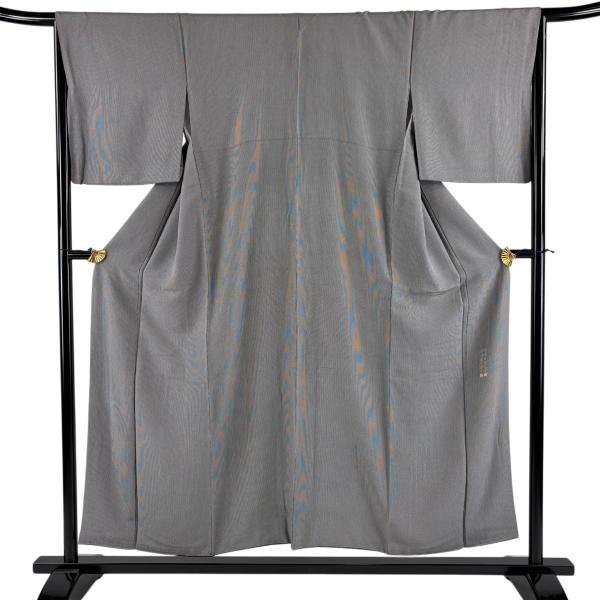 【着物ランク】逸品【素材】正絹【身丈】約153cm【裄丈】約63.5cm【袖丈】約47.5cm【袖幅】約33.5cm【前幅】約22.5cm【後幅】約28cm【サイズ】S【着物仕立て】袷【着用時期】10〜5月【コメント】数百種類とある型紙から...