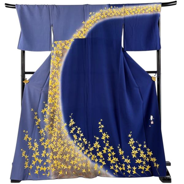 【着物ランク】逸品【素材】正絹【身丈】約170cm【裄丈】約71cm【袖丈】約48cm【袖幅】約36cm【前幅】約27.5cm【後幅】約32.5cm【サイズ】L【着物仕立て】袷【着用時期】10〜5月【コメント】東京友禅作家「菅有鬼一」の作品...