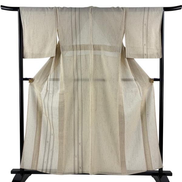 【着物ランク】秀品【素材】正絹【身丈】約158cm【裄丈】約66cm【袖丈】約48.5cm【袖幅】約34cm【前幅】約25cm【後幅】約30cm【サイズ】M【着物仕立て】薄物【着用時期】7〜8月【コメント】京の名工で染色作家「川村久太郎」の...