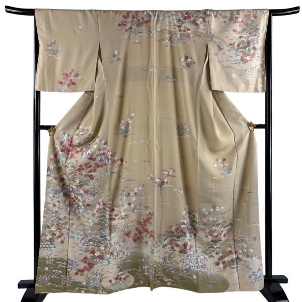 【着物ランク】逸品【素材】正絹【身丈】約163cm【裄丈】約67.5cm【袖丈】約48cm【袖幅】約34cm【前幅】約24cm【後幅】約30cm【サイズ】L【着物仕立て】袷【着用時期】10〜5月【コメント】気品たっぷりにお召し頂ける素敵な訪...