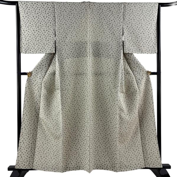 【着物ランク】逸品【素材】正絹【身丈】約160cm【裄丈】約64cm【袖丈】約48.5cm【袖幅】約32.5cm【前幅】約28.5cm【後幅】約31cm【サイズ】M【着物仕立て】単衣【着用時期】6/9月【コメント】通常の縮緬よりもコシがつよ...